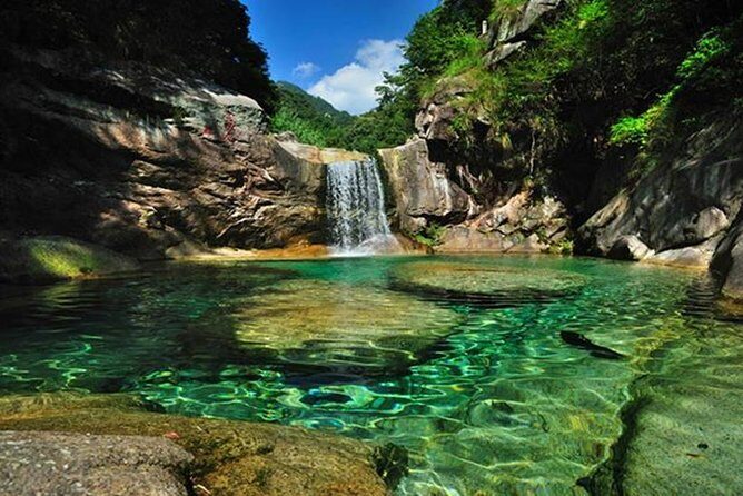 All inclusive Half day private tour of Emerald valley & Huiyun show-No shopping - Key Points