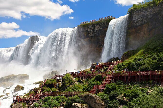 All inclusive Niagara Falls Day/Night Illumination Tour & Boat - Key Points
