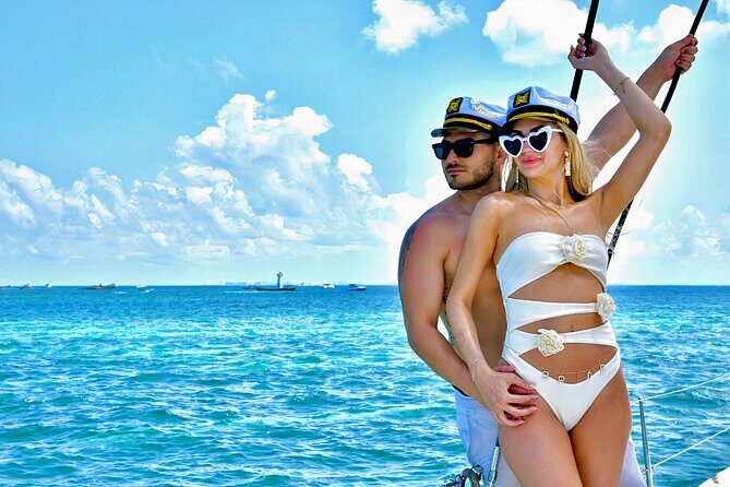 All-Inclusive Premium Catamaran Fiesta to Isla Mujeres - The Start: Convenient Meeting Point and Early Start