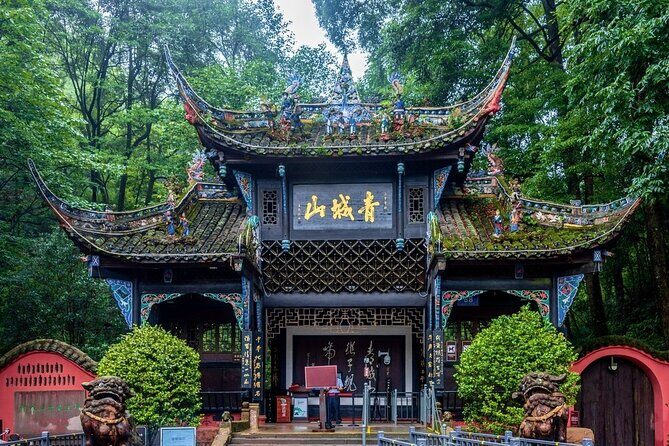 All-Inclusive Private Dujiangyan & Mount Qingcheng Day Tour - Key Points