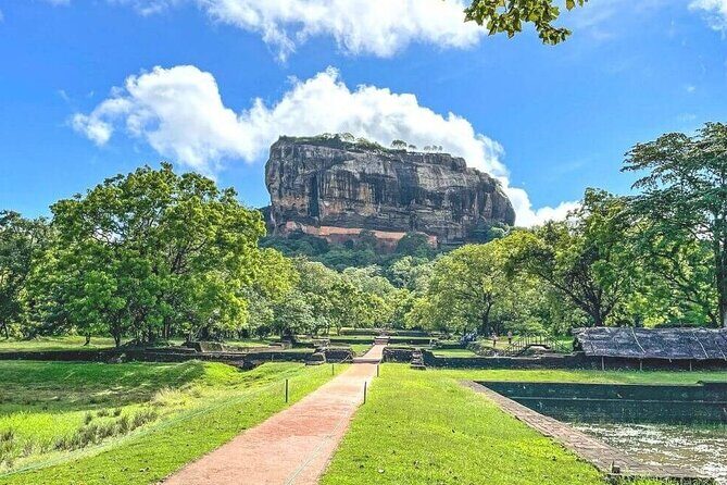 All Inclusive Sigiriya & Wildlife safari Day Tour from Colombo - Sigiriya Museum: A Solid Introduction