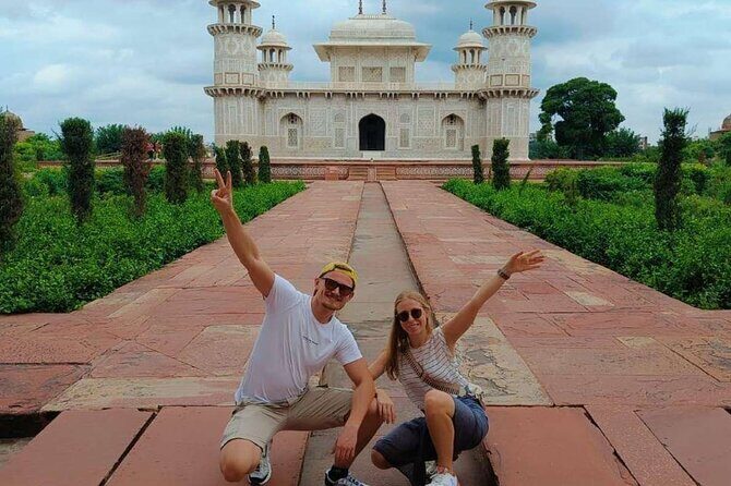 All Inclusive Taj Mahal, Agra Fort, Baby Taj Car with Tour Guide - The Value for Money