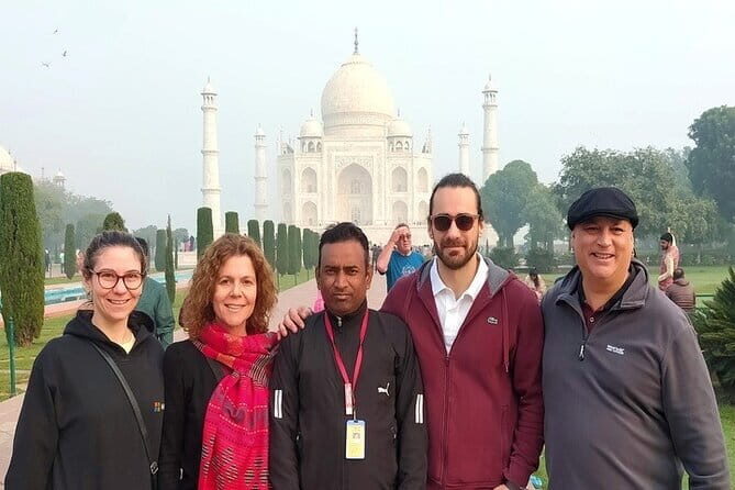 All Inclusive Taj Mahal Day Trip by Superfast Express from Delhi - FAQ