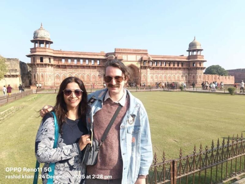 All-Inclusive Taj Mahal, Fort & Baby Taj Day Trip from Delhi - Exploring Agra Fort: The Mughal Power Center