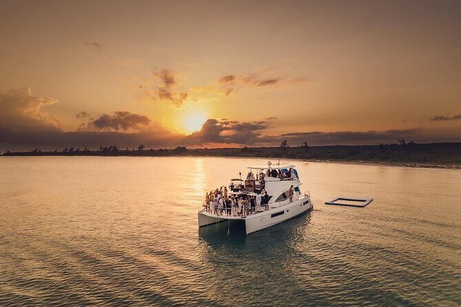 All Inclusive Tulum Party DJ Evening Beat in 51' Leopard PowerCat - FAQ (Frequently Asked Questions)