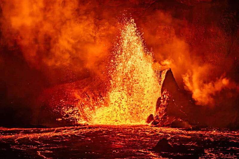 All-Inclusive: Volcanoes, Lava Tube & Black Sand Beach Tour - Key Points