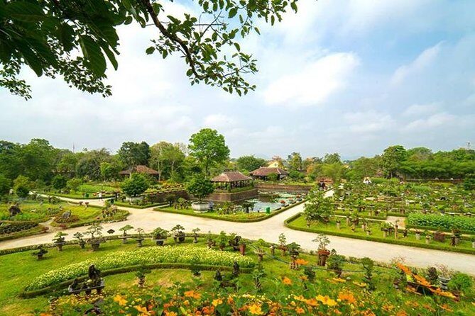 All must-see places Hue City, Hai Van Pass from Hoi An Group Tour - Exploring Hue’s Historic Sites