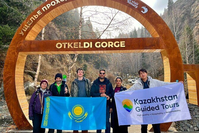 Alma-Arasan & Ayusai Mountain Gorges with Hot Springs Tour - Key Points