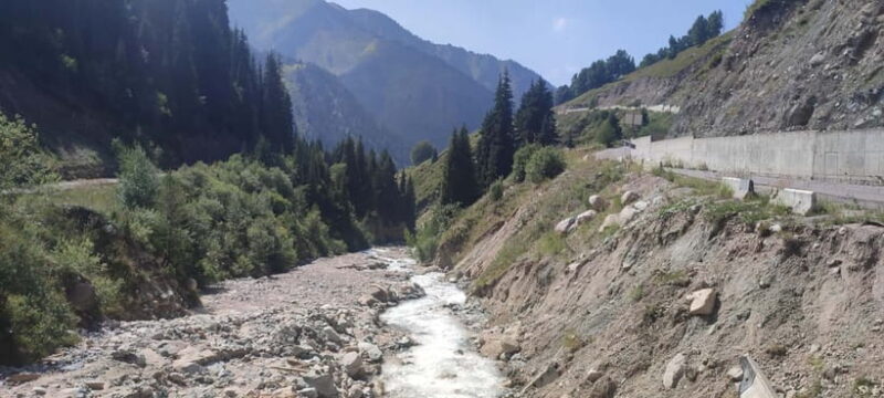 Almaty: Big Almaty Lake Hike and Falconry Show Tour - What Makes This Tour Stand Out?