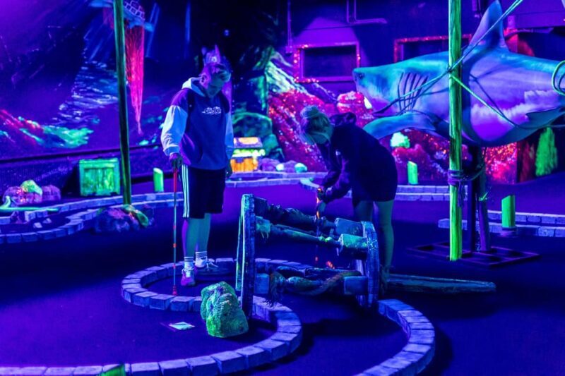 Aloha Amsterdam: 12-Hole Glow-in-the-Dark Mini-Golf - Who Is This Experience Best For?