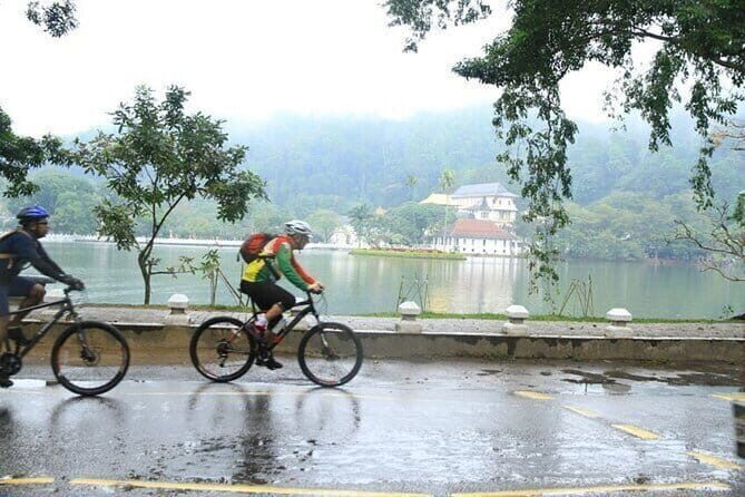 Along the Mahaweli River cycle ride with Exploring the Kingdom of Kandy. - Starting Point and Overall Setup