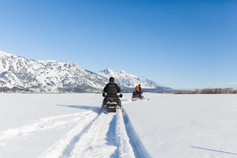 Alpine: Snowmobile Rental with Gear and Trailer - The Snowmobiles and Gear: Modern, Safe, and Comfortable