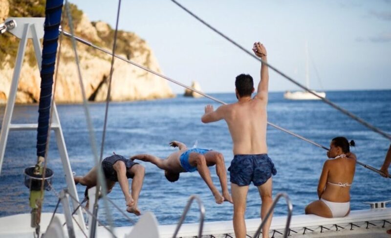 Altea: Beaches and Coves Boat Trip with Lunch - FAQ