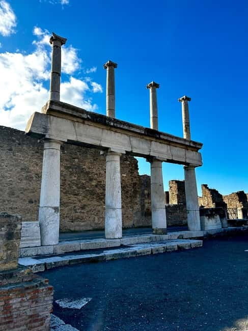 Amalfi Coast and Pompeii from Naples or Sorrento - FAQ