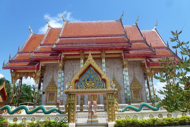 Amazing 3 Temples - The Lunch Experience — Scenic Dining with Authentic Thai Flavors