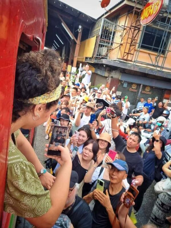 Amazing Maeklong Railway Market [ only on Fri, Sat, Sunday ] - Key Points