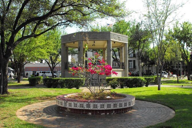 Amazing Self-Guided Scavenger Hunt: Laredo Adventure! - Highlights and Challenges