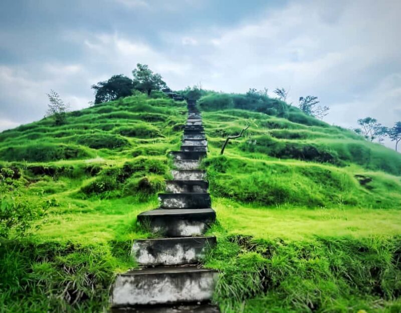 Amed: Mencol Hill Sunrise Nature Walk with Ocean Views - A Complete Look at the Mencol Hill Sunrise Walk