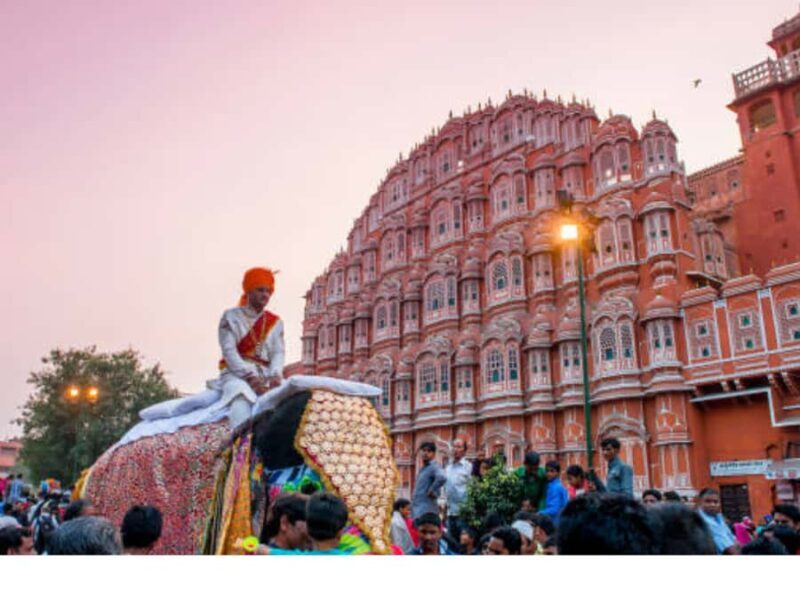 Amer Fort, Jal Mahal & Stepwell Private Jaipur Half-Day Tour - The Transportation and Group Dynamics