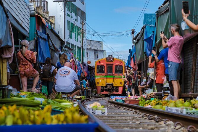 Amphawa Floating Market & Maeklong Railway Train Market Tour - In-Depth Looks at Each Stop