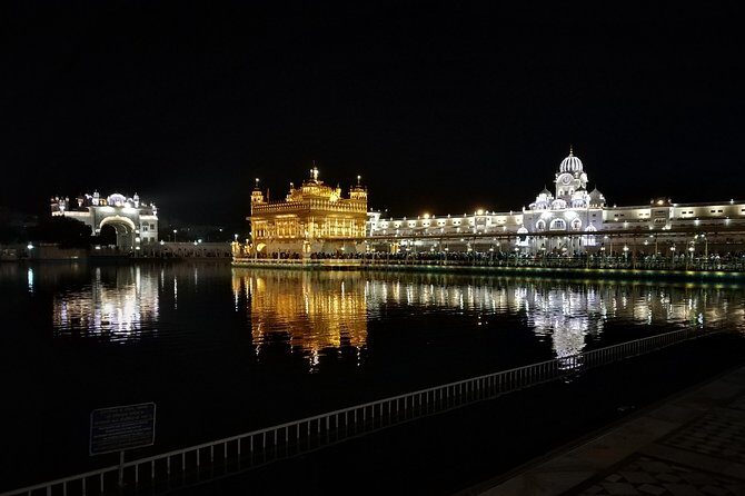 Amritsar Golden Temple Tour - Exploring the Golden Temple Complex