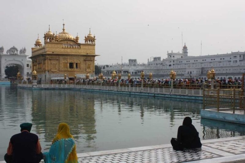 Amritsar: Small Group Sightseeing Tour with Wagah Border - Starting with the Golden Temple: Spiritual Heart of Amritsar