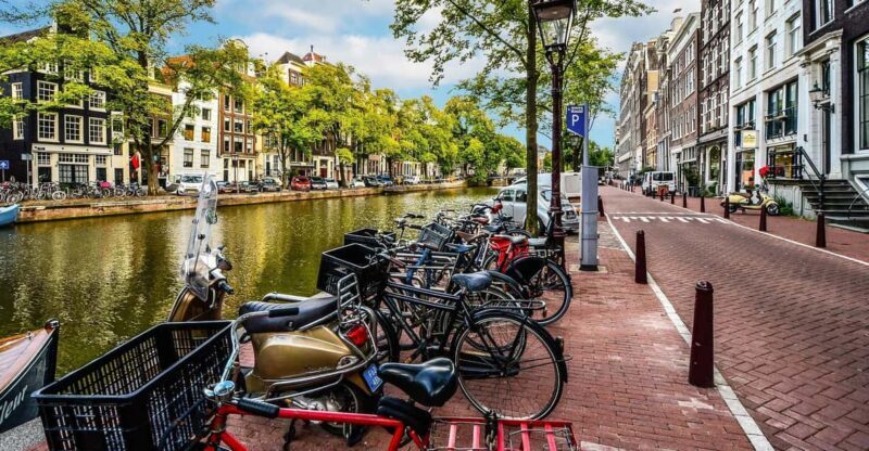 Amsterdam: 3-Hour Private Bike Tour of the City Center - Key Points