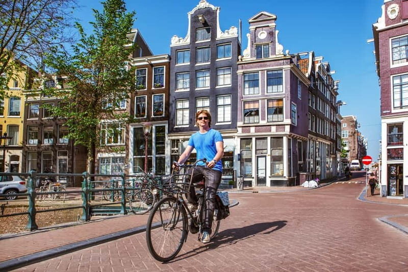 Amsterdam:: Bike Rental with Free Self-Guided Tour App - Key Points