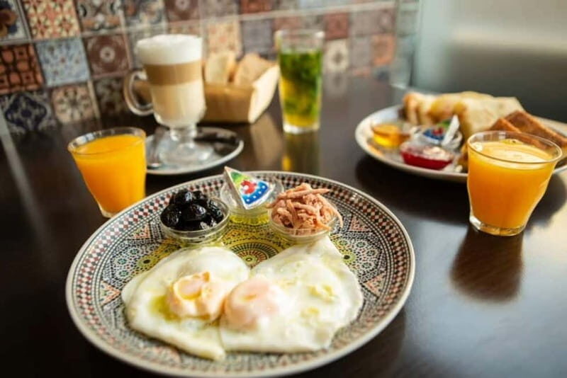 Amsterdam: Breakfast & True Amsterdam Experience Tour - Key Points