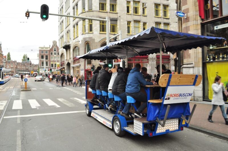 Amsterdam: BUBBLES & BIKE Prosecco Tour - The Original - Authenticity and Fun