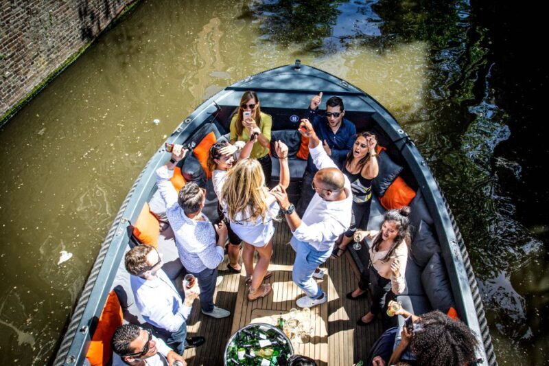 Amsterdam: Canal Belt Private Beer Boat Tour - Authentic Experiences from Travelers