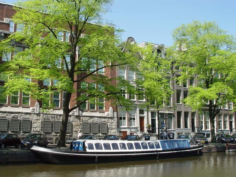 Amsterdam: Canal Cruise on a Traditional Dutch Bar Boat - An In-Depth Look at the Canal Cruise Experience