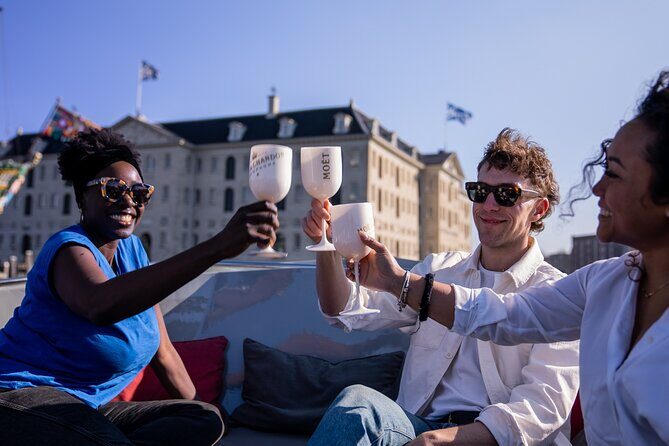Amsterdam Canal Cruise with Dutch Pancakes and Drinks - Key Points