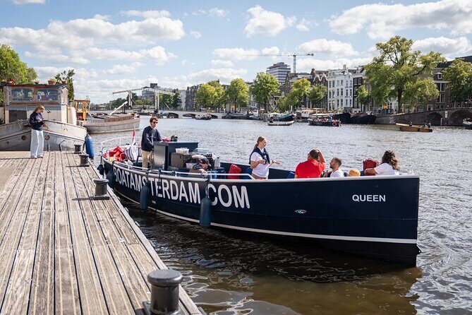 Amsterdam Canal Cruise with Live guide & Two drinks - Central St. - Why Choose a Canal Cruise in Amsterdam?