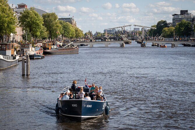 Amsterdam Canal Cruise with Live guide & Two drinks - Central St. - The Experience on Board