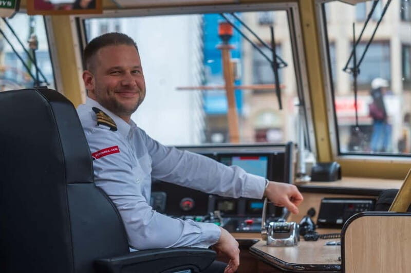 Amsterdam: City Centre Canal Cruise & Free Dutch Stroopwafel - Key Points