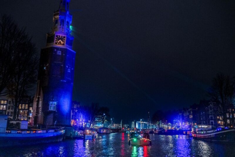 Amsterdam: Cozy Evening Canal Cruise With Open Bar Option - Who Is This Tour Best For?