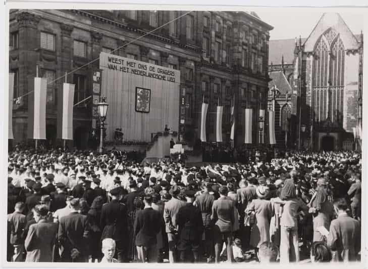 Amsterdam: Cycling along the World War Two spots - The Experience of the Tour