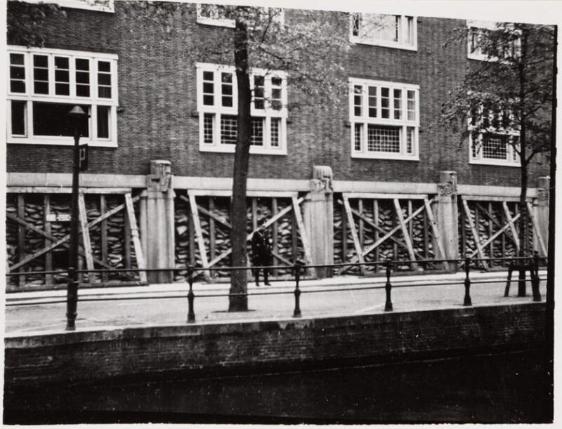 Amsterdam: Cycling along the World War Two spots - FAQs