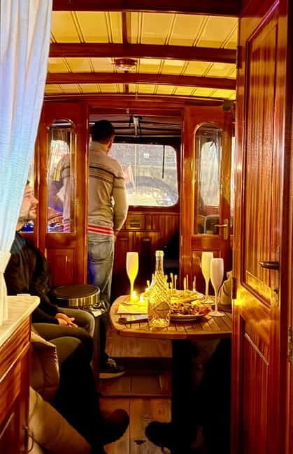 Amsterdam Daytime Boat Private Canal Cruise Tour With Guide - Who Should Consider This Tour?