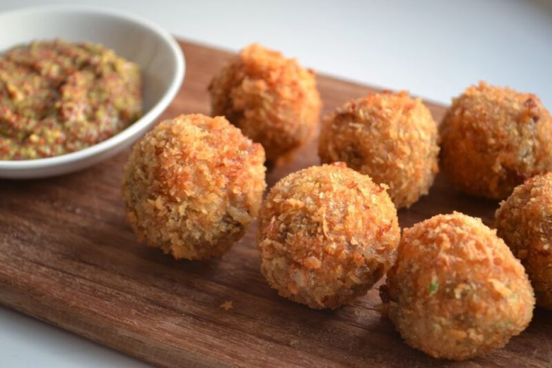 Amsterdam: Dutch Bitterballen and Croquette Tasting - An Authentic Dutch Snack Experience in a Historic Setting