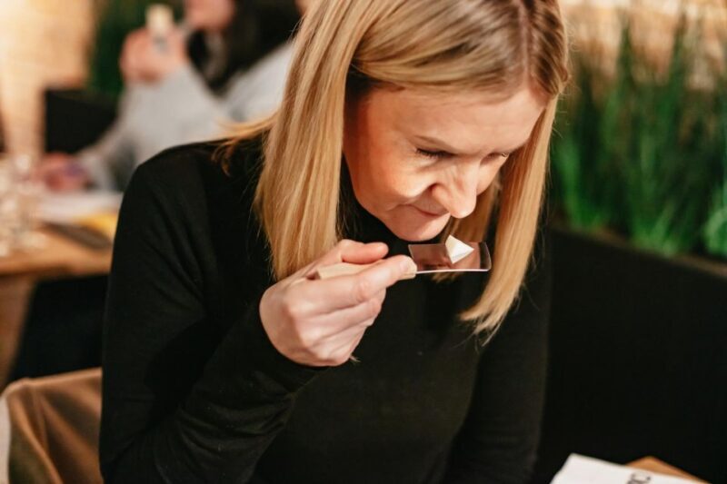 Amsterdam: Dutch Cheese Tasting Experience with Wine - Key Points
