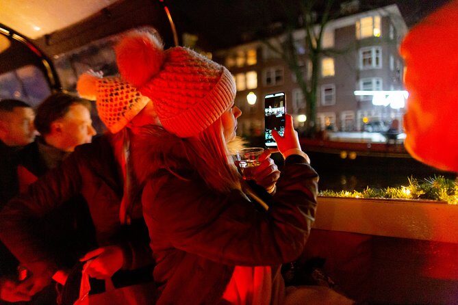 Amsterdam Evening Canal Cruise with Live Guide and Onboard Bar - Authentic Feedback from Travelers