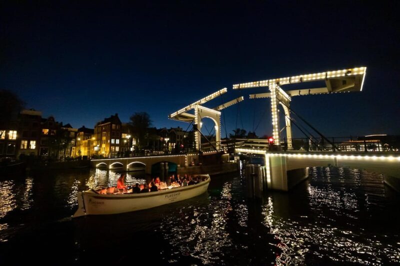 Amsterdam: Evening Canal Cruise with (Open) Bar on Board - FAQ