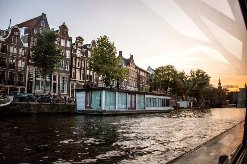 Amsterdam: Evening Pizza Cruise Along the Canals - The Sum Up
