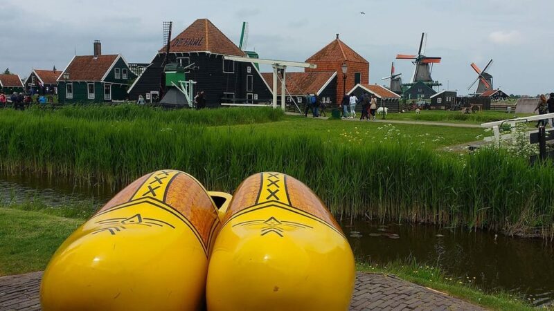 Amsterdam: Explore Zaanse Schans: Half-Day Luxury Coach Trip - The Itinerary: What to Expect on the Trip