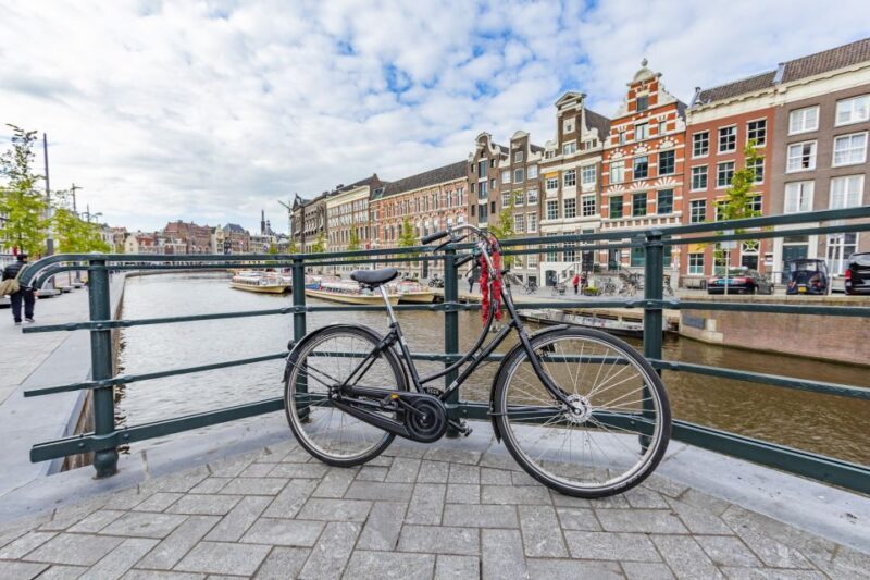 Amsterdam: Express Walk with a Local in 90 minutes - The Sum Up