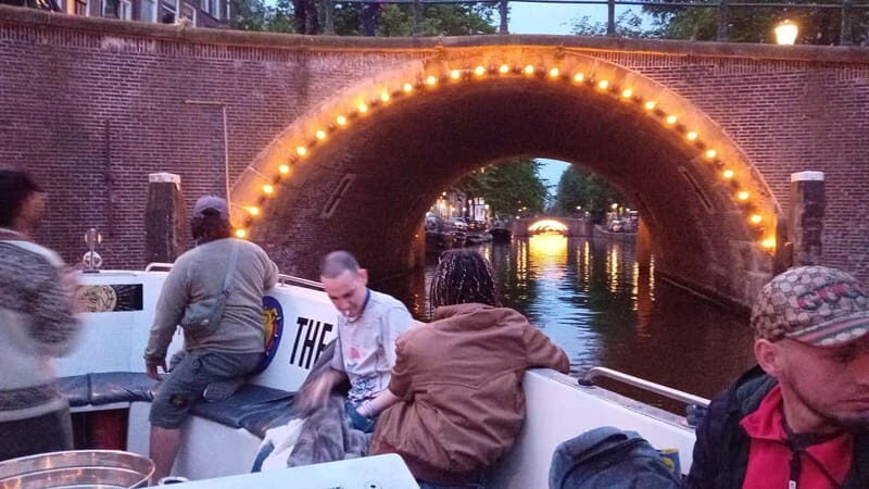 Amsterdam: Friendly 420 Smoking Sunset Cruise - Who Will Love This Tour?