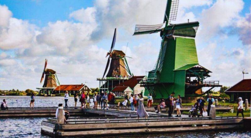 Amsterdam: Giethoorn and Zaanse Schans Windmills Day Tour - Windmills That Turn the Heart of Dutch Heritage