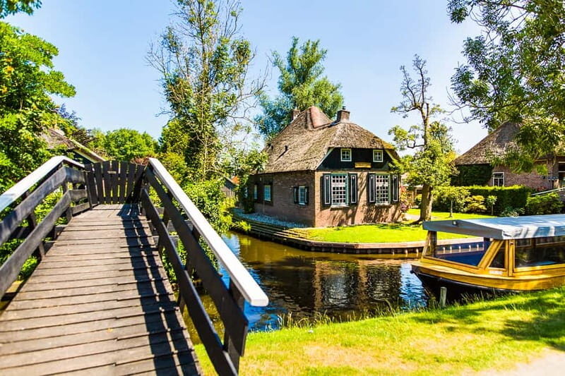 Amsterdam: Giethoorn Tour with Boat Ride & Afsluitdijk Visit - Free Time and Practical Details